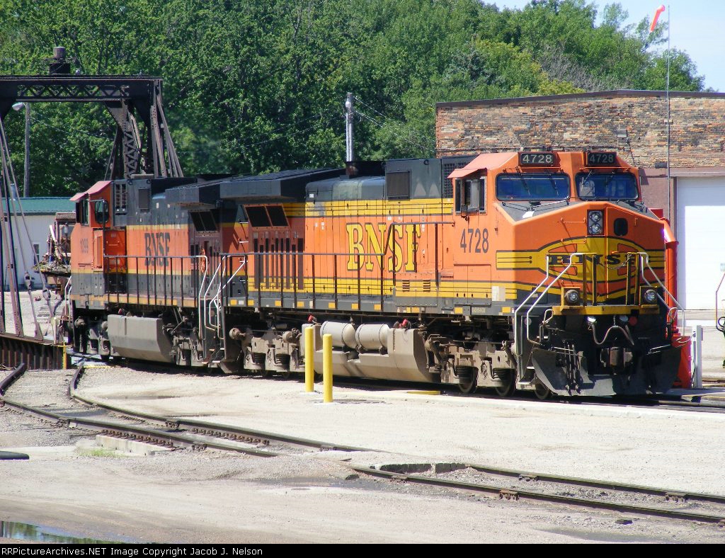 BNSF 4728
